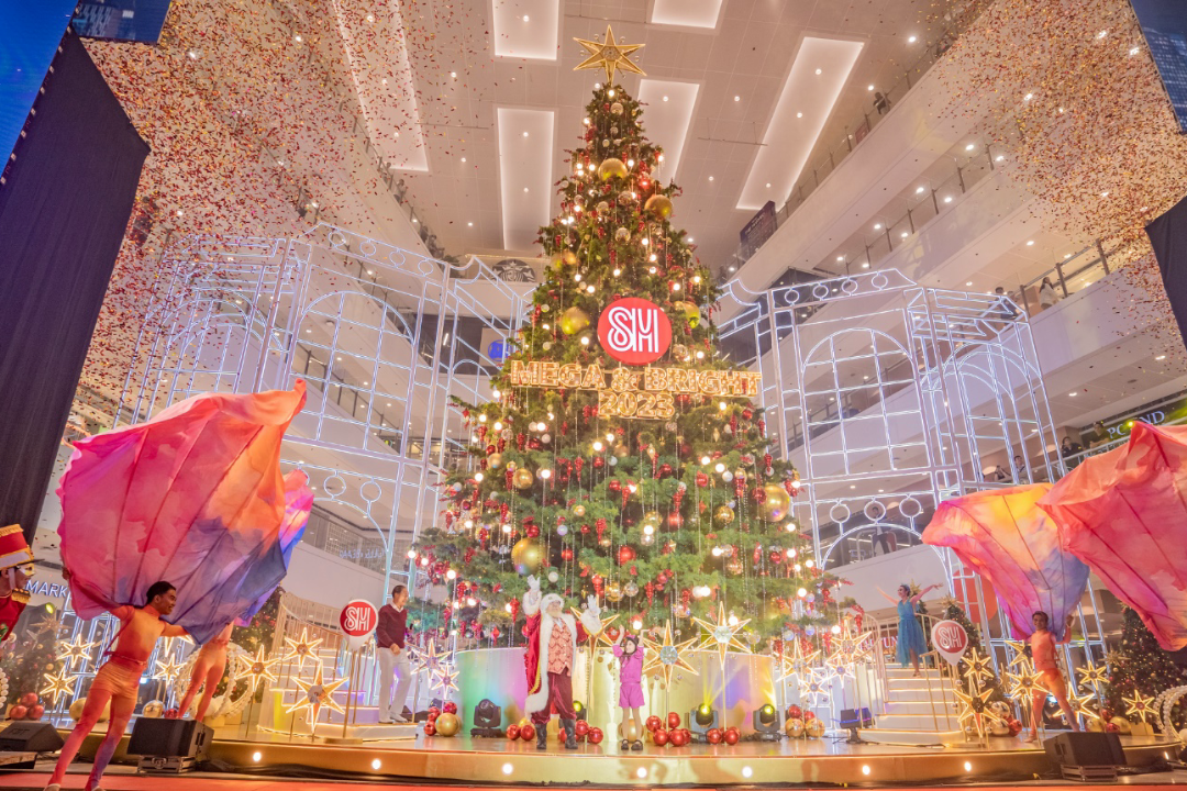 SM Megamall welcomes the holidays, unveils New York-inspired Christmas ...
